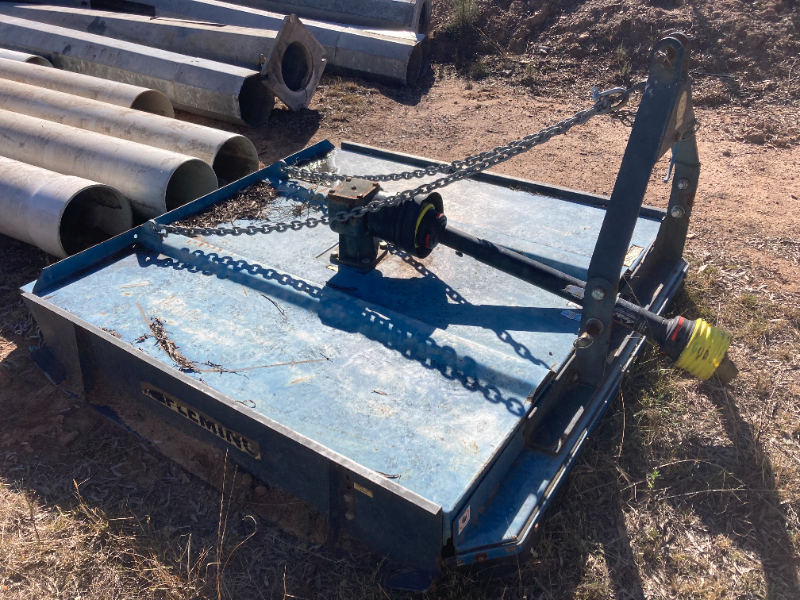 Lot 55 - 5 FOOT SLASHER 'FLEMING' | AuctionsPlus