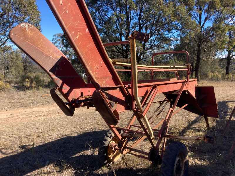 Lot 74 - HAY ELEVATOR | AuctionsPlus