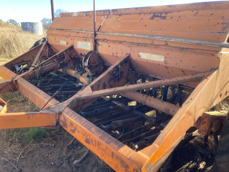 Lot 92 - 'CHAMBERLAIN' COMBINE | AuctionsPlus