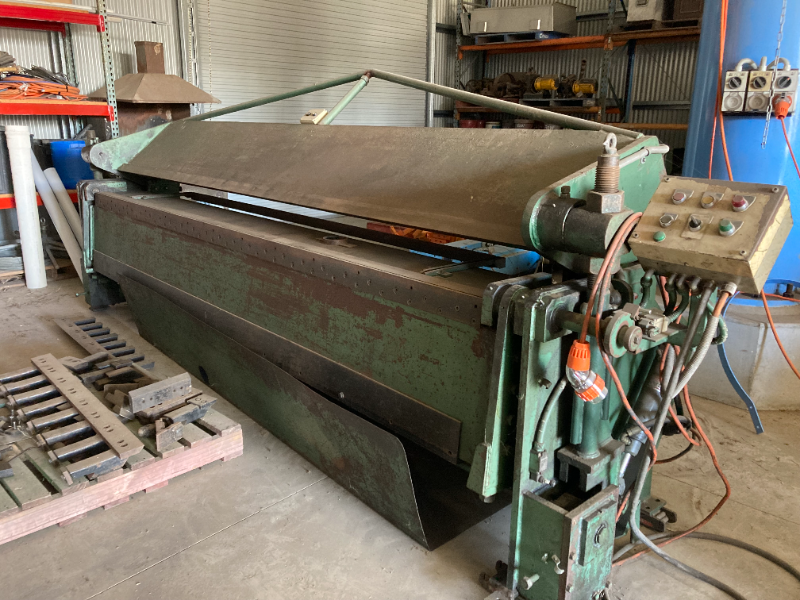 Lot 134 - 'KLEEN' PAN BRAKE FOLDER | AuctionsPlus