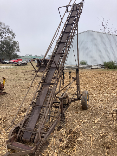 Lot 75 - 'MITCHELL' HAY ELEVATOR | AuctionsPlus