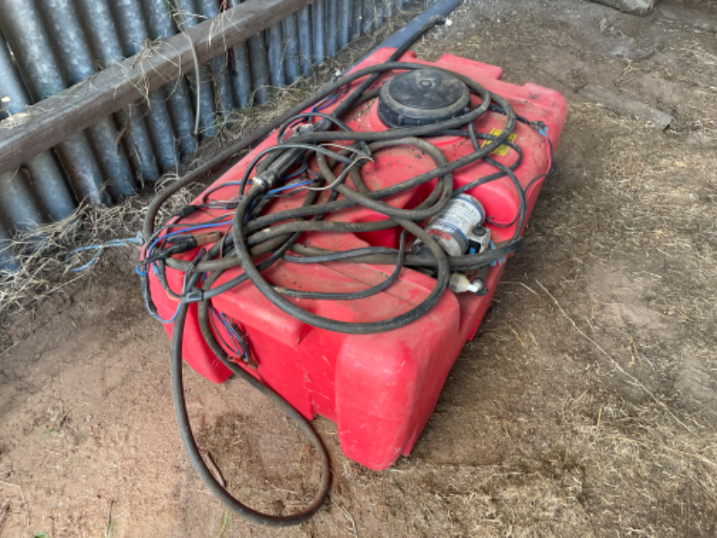 Lot 152 - 'SELECTA' 100L SPRAY TANK & PUMP | AuctionsPlus