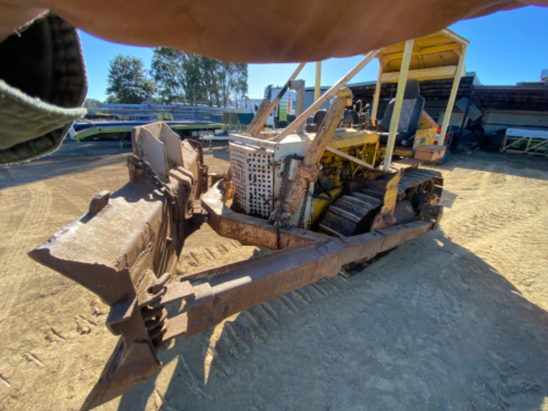 Lot 11 - 'CAT' D4 6U BULLDOZER | AuctionsPlus