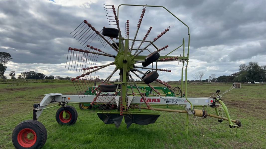 Lot 21 - Claas Liner 680 Rotary Hay Rake | AuctionsPlus