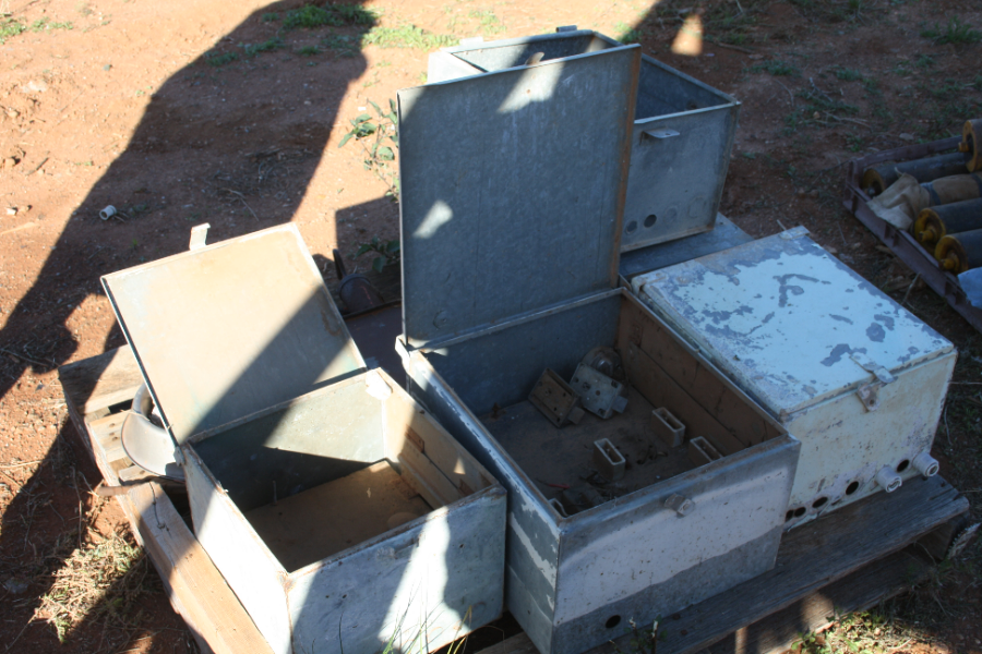 Lot 91 - Meter boxes | AuctionsPlus