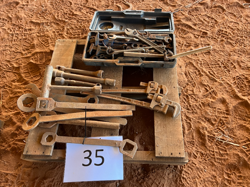 Lot 35 - Assorted Tools | AuctionsPlus