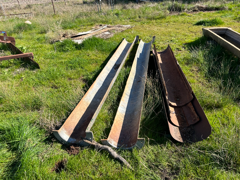 Lot 27 - 5 x Steel Sheep Feed Troughs | AuctionsPlus