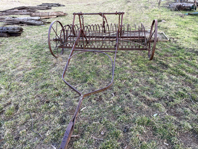 Lot 147 - Horsedrawn Stick rake | AuctionsPlus
