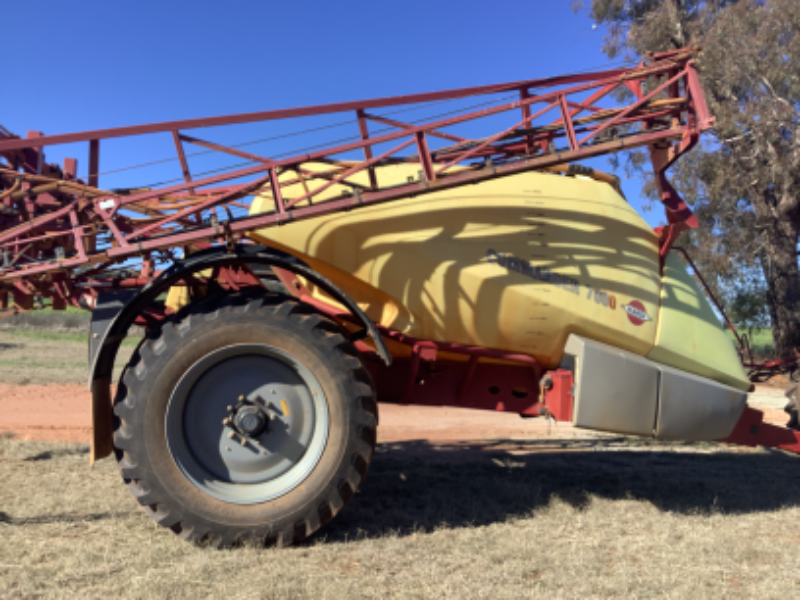 Lot 115 - Hardi Commander 7000 | AuctionsPlus