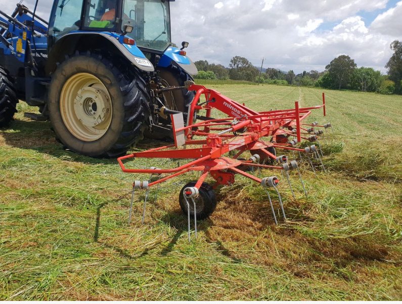 Lot 159 - 5.5M ROTARY TEDDER RAKE-3PL | AuctionsPlus