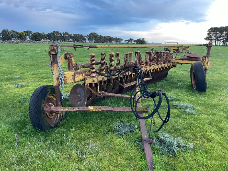 Lot 171 - Connar Shea One way Disc Plough | AuctionsPlus
