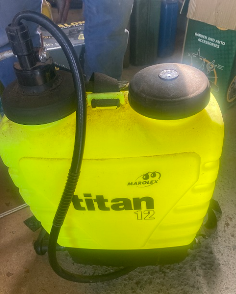 Lot 13 - Spraypack Titan 12L | AuctionsPlus