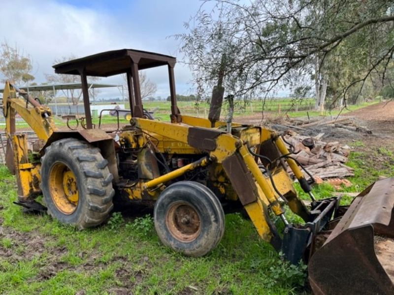 Lot 41 - Ford 4500 Fel Backhoe - With Attachements | AuctionsPlus