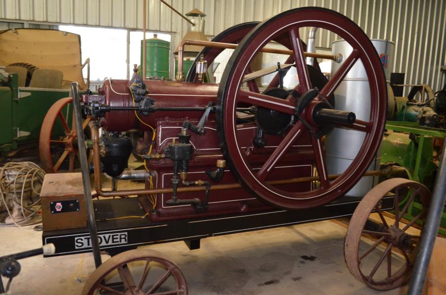 Lot 164 - Invincible Stover Stationary Engine | AuctionsPlus