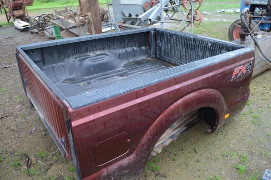 Lot 34 - New F250 Tub With Lights | AuctionsPlus