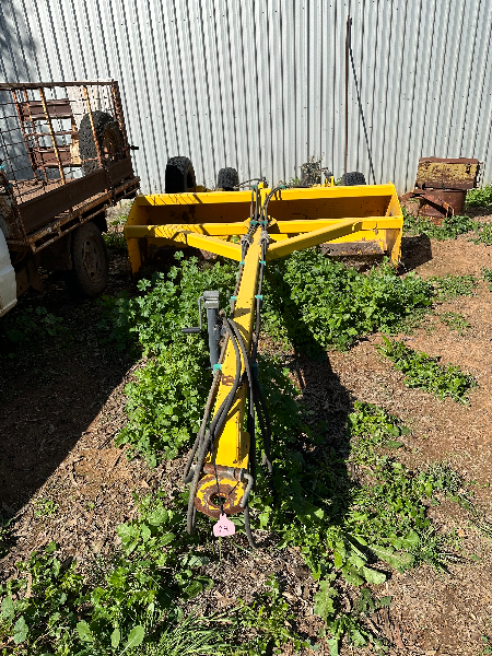 Lot 29 - Giles engineering drag bucket. | AuctionsPlus