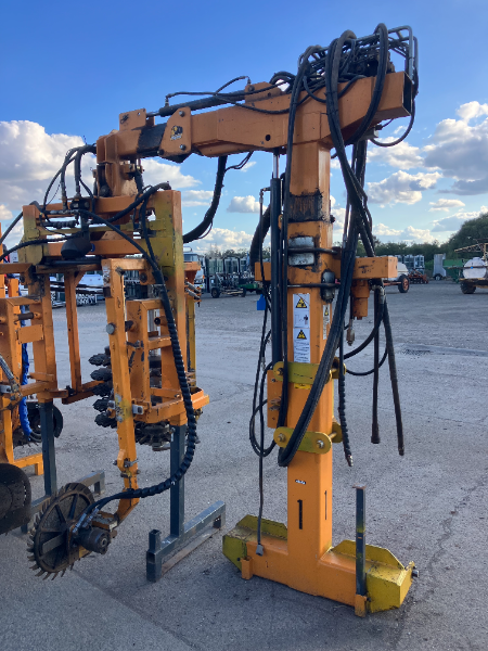 Lot 1 - PELLENC BARREL PRUNER | AuctionsPlus