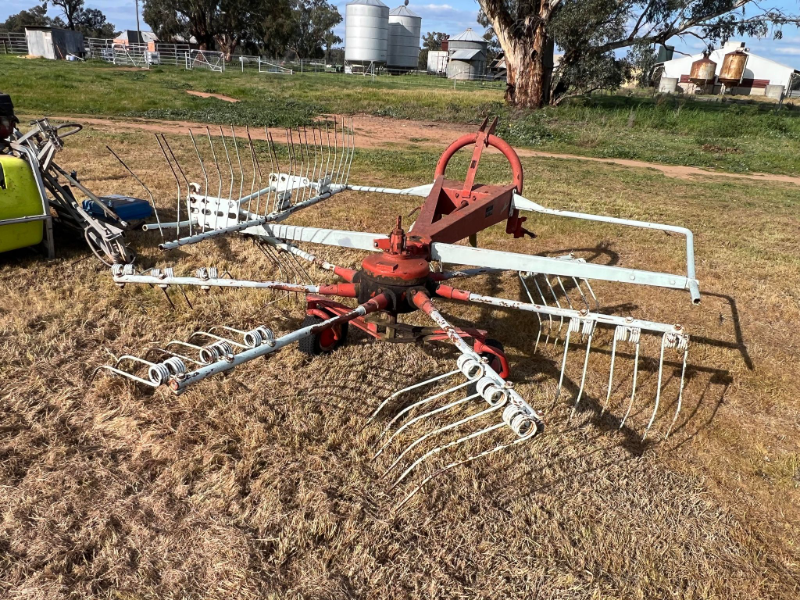 Lot 41 - 3PL GRASSLANDS HAY RAKE | AuctionsPlus