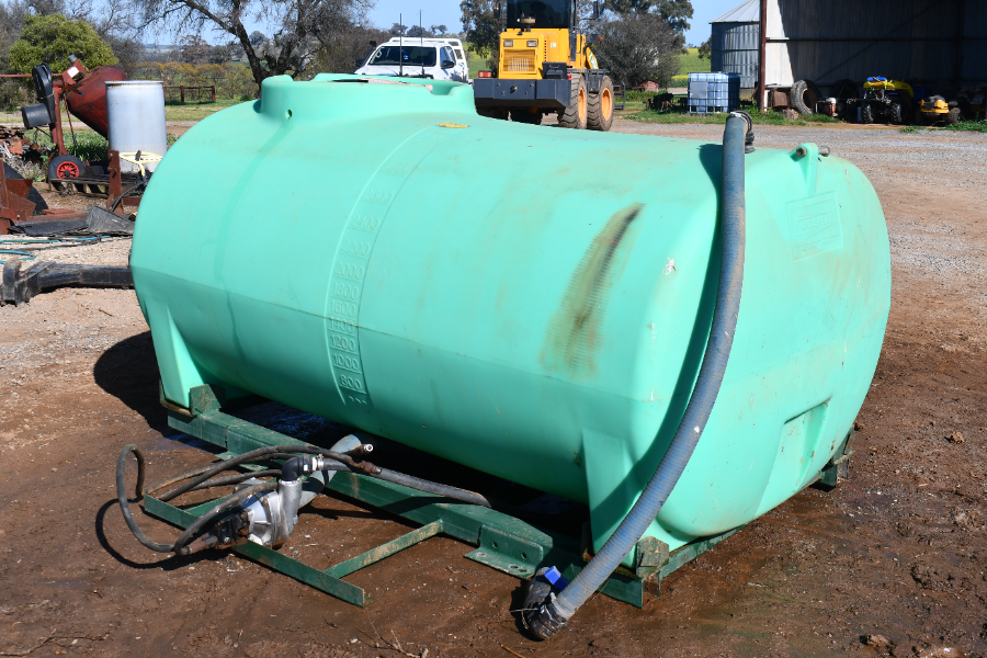 Lot 27 - Rapid Spray 3000lt poly transport tank | AuctionsPlus
