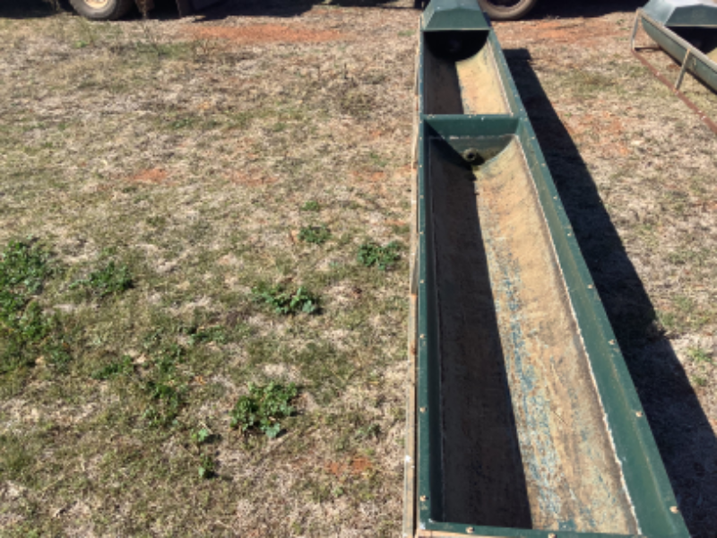 Lot 74 - 2x water troughs | AuctionsPlus