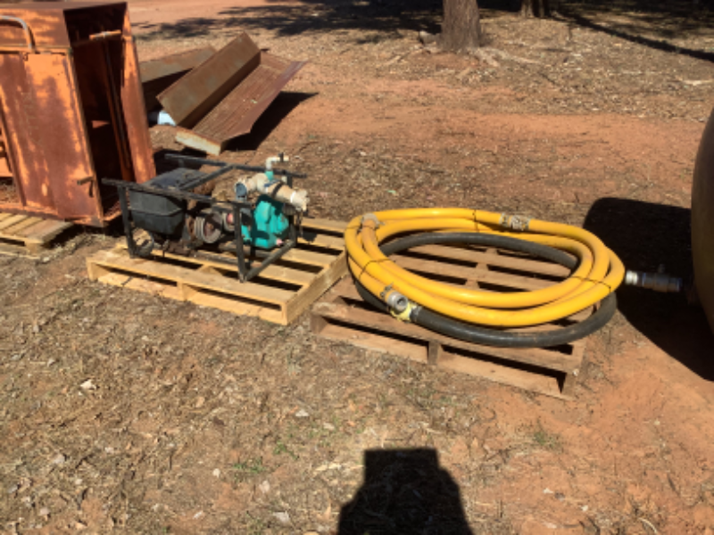 Lot 84 - Pump and hoses | AuctionsPlus