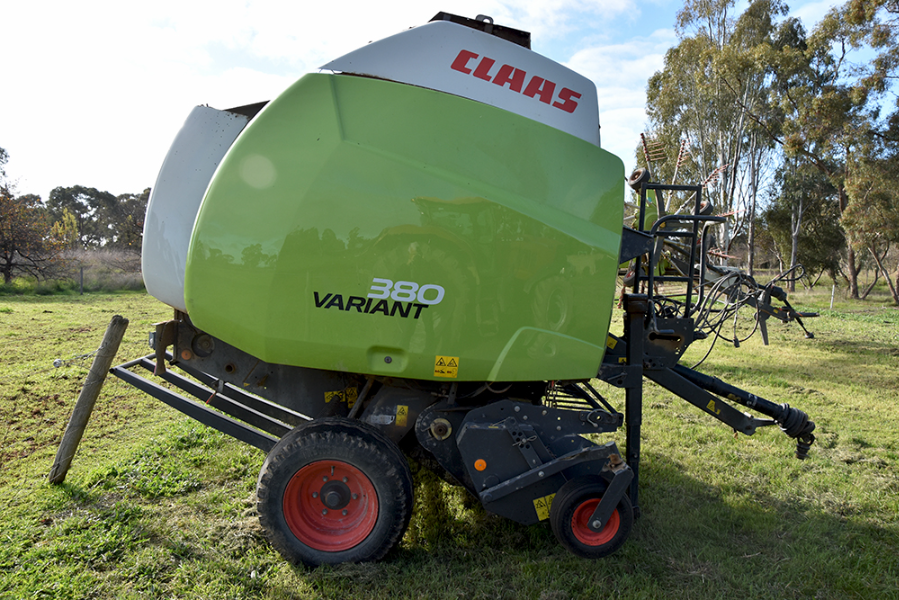 Lot 3 - 2011 Claas Variant Baler | AuctionsPlus