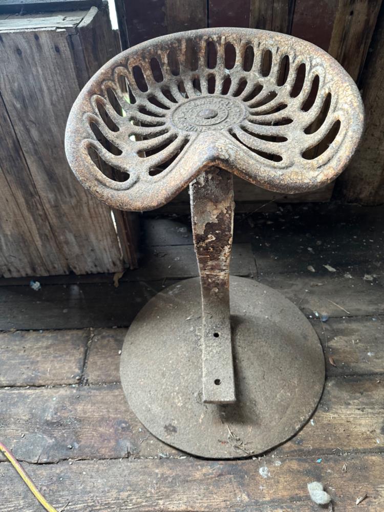 Lot 52 - Sunshine seat | AuctionsPlus