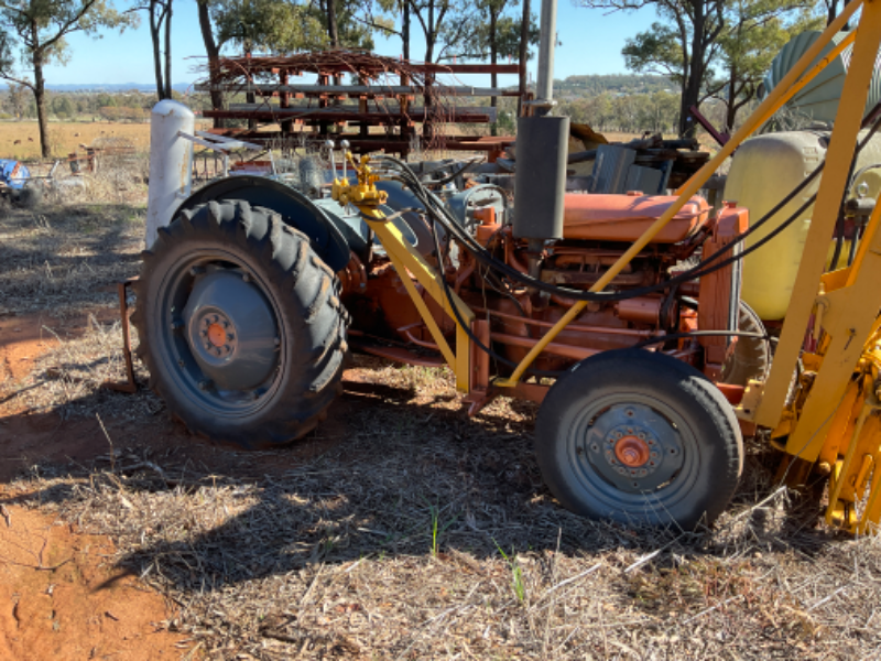 Lot 4 - Fergie tractor with forks | AuctionsPlus