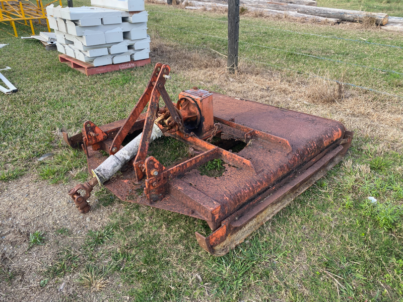 Lot 67 - Howard 5 foot slasher (no gst, no reserve) | AuctionsPlus