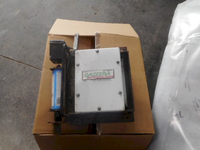 Lot 32 - 2013 Gazeeka 870 Baler Moisture Gauge with Dye Marker ...