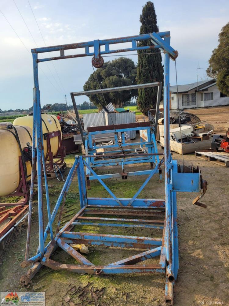 Lot 127 - Manual Bin Tipping Frame (Works) | AuctionsPlus
