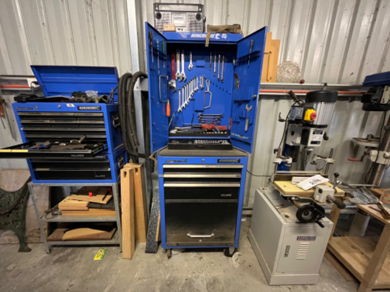 Lot 94 - King chrome standing toolbox | AuctionsPlus