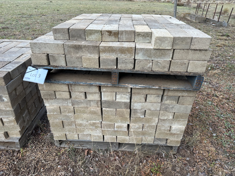 Lot 3 - Pallet New Bricks | AuctionsPlus