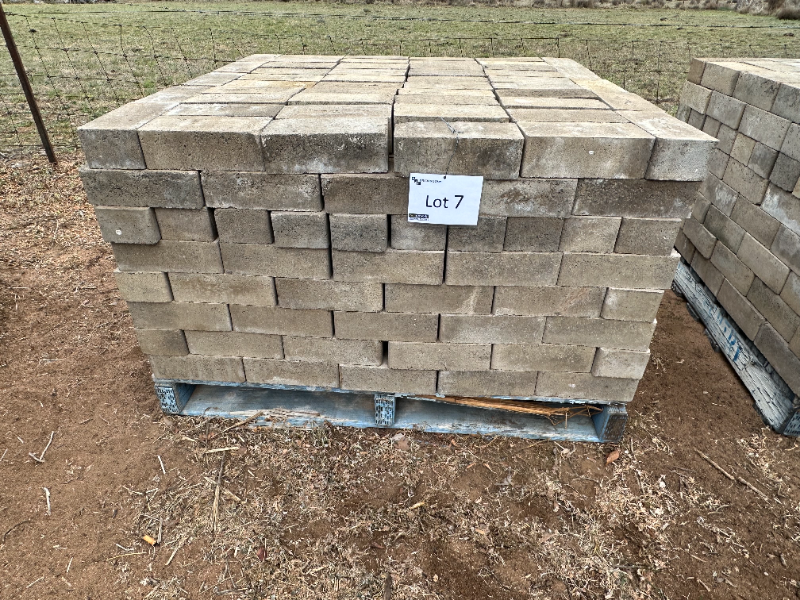 Lot 7 - Pallet new bricks | AuctionsPlus