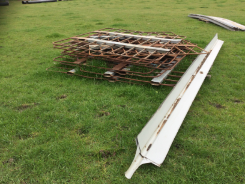Lot 189 - 10 x Pallet Lifting Trays & 4 x lengths Colourbond Ridging ...