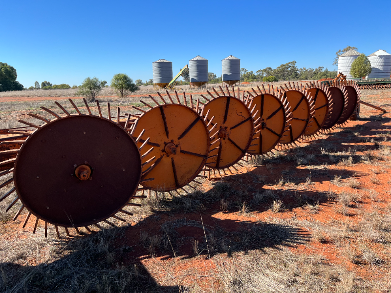 Lot 38 - 8 Wheel Pederick Stick Rake | AuctionsPlus
