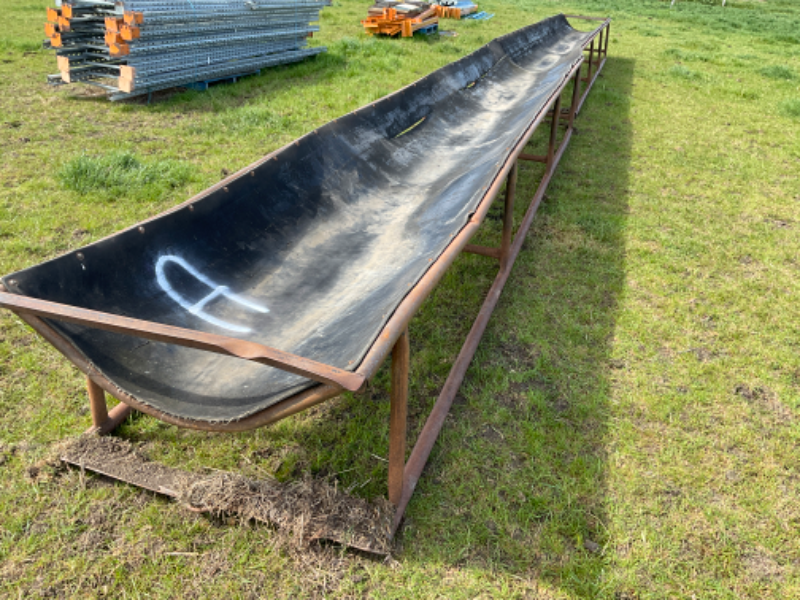 Lot 124 - Double Cattle trough A | AuctionsPlus