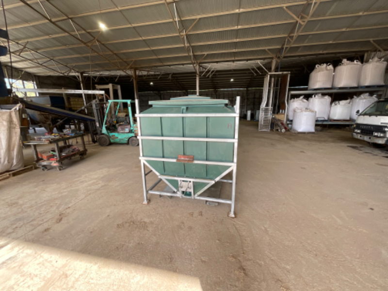 Lot 93 - (A) Green poly Hopper with lid | AuctionsPlus