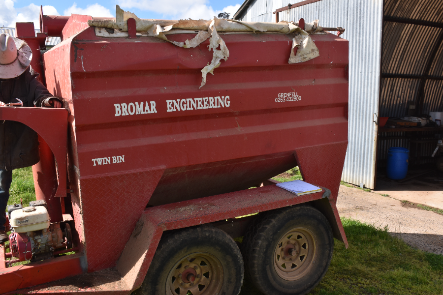 Lot 9 - Bromar Twin Bin Multifeeder | AuctionsPlus