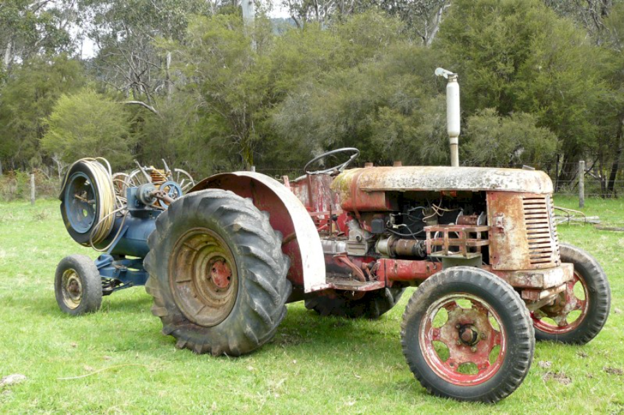 Lot 39 - David Brown Cropmaster Tractor (No GST Applicable) | AuctionsPlus