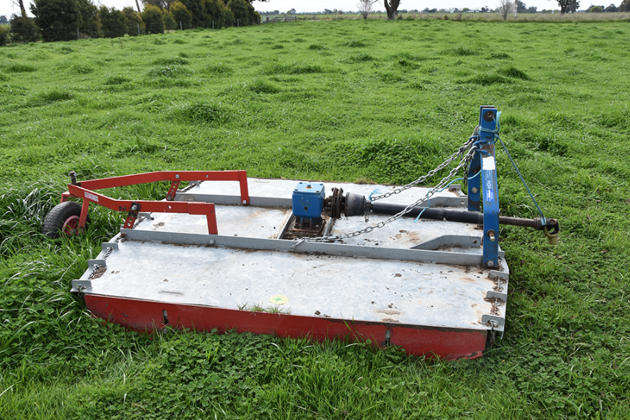 Lot 7 - 6ft Berends Slasher | AuctionsPlus