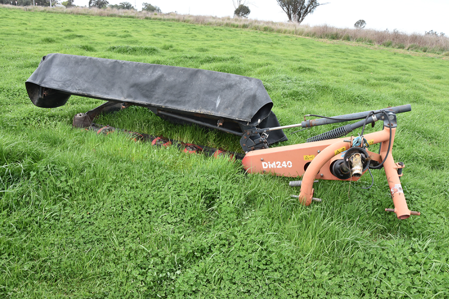 Lot 10 - Vicon DM240 6 Disc Mower | AuctionsPlus