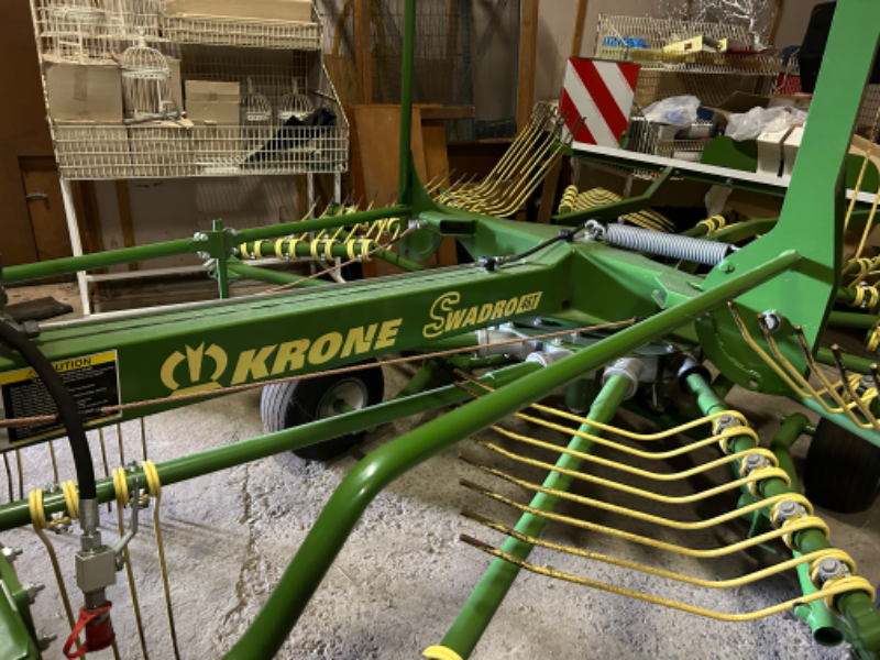 Lot 23 - Krone Swadro 46T Tedder Rake | AuctionsPlus