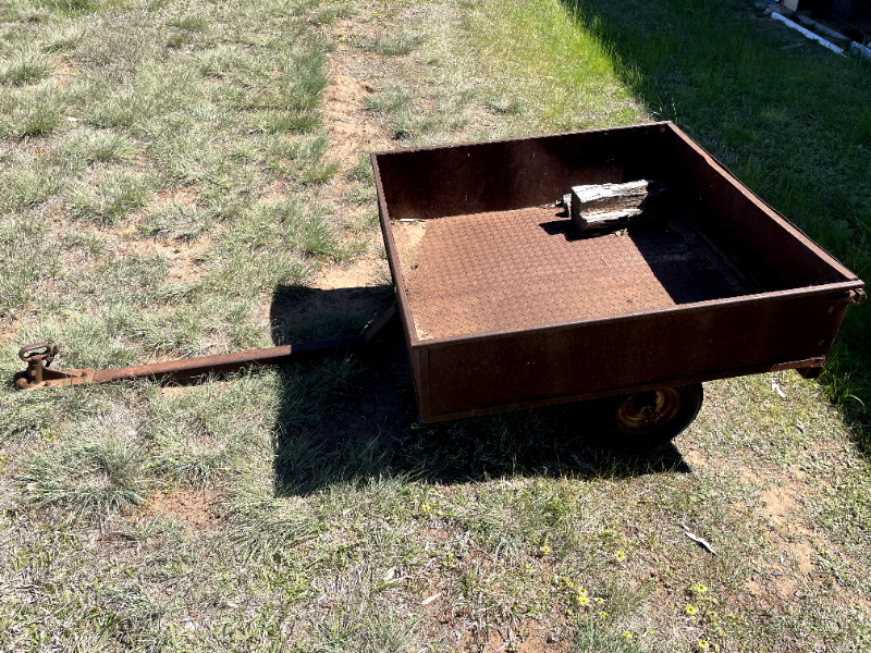 Lot 22 - Small Farm Trailer 1.2m x 1.2m | AuctionsPlus