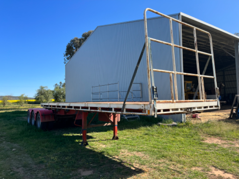 LOT 74 - CONSULTRANS A TRAILER, TRI SEMI. | AuctionsPlus