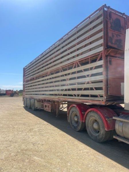 Lot 18 - 40 Foot 4 deck Shanks trailer | AuctionsPlus