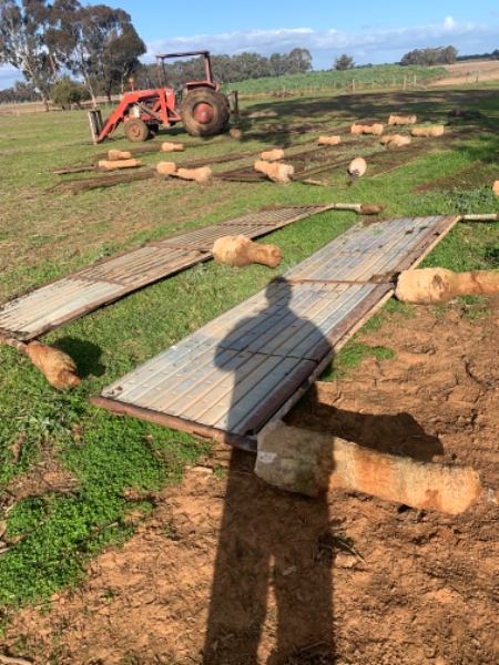 Lot 30 - SHEEPYARD RACE PANELS | AuctionsPlus