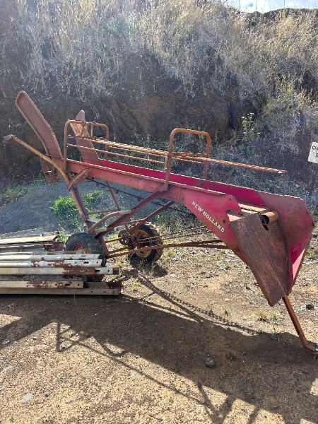 Lot 84 - Small Square Bale Elevator | AuctionsPlus