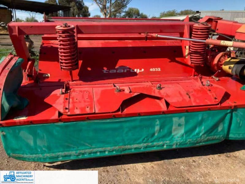 Lot 18 - Taarup 4032 Mower Conditioner | AuctionsPlus
