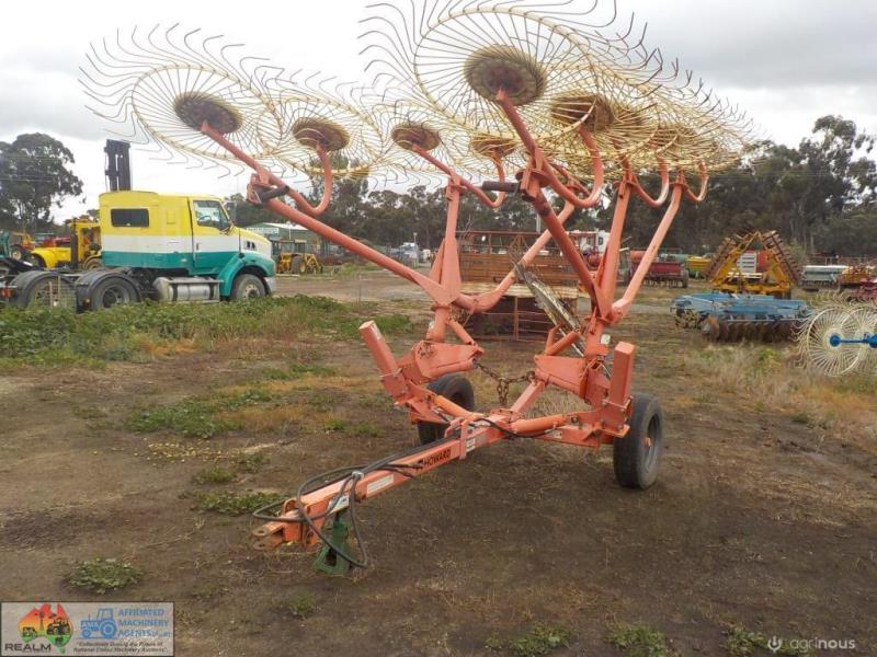 Lot 33 - Howard V12 Hay Rake | AuctionsPlus